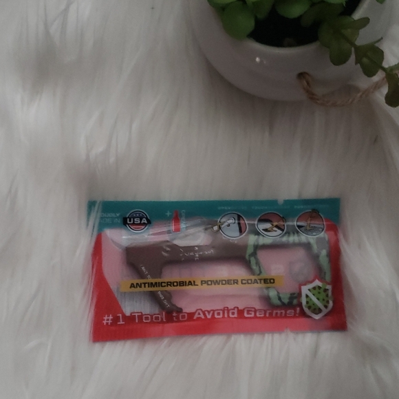 Cactus Jack | Accessories | Cactus Jack Travis Scott Anti Germ Tool Key ...